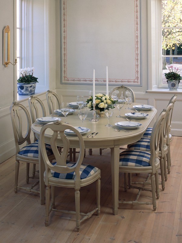 Krageholm spisebord | Udført i elegant gustaviansk stil